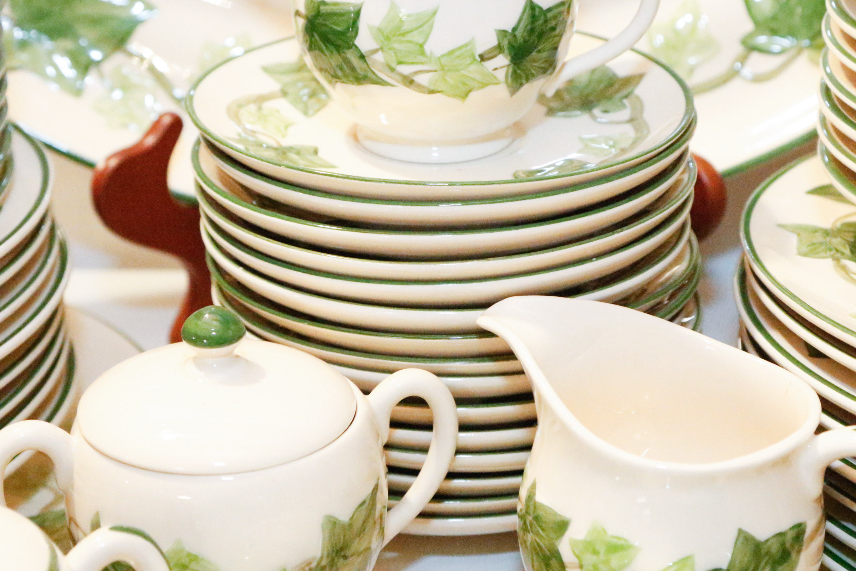 Franciscan "Ivy" Pattern Dinnerware | EBTH