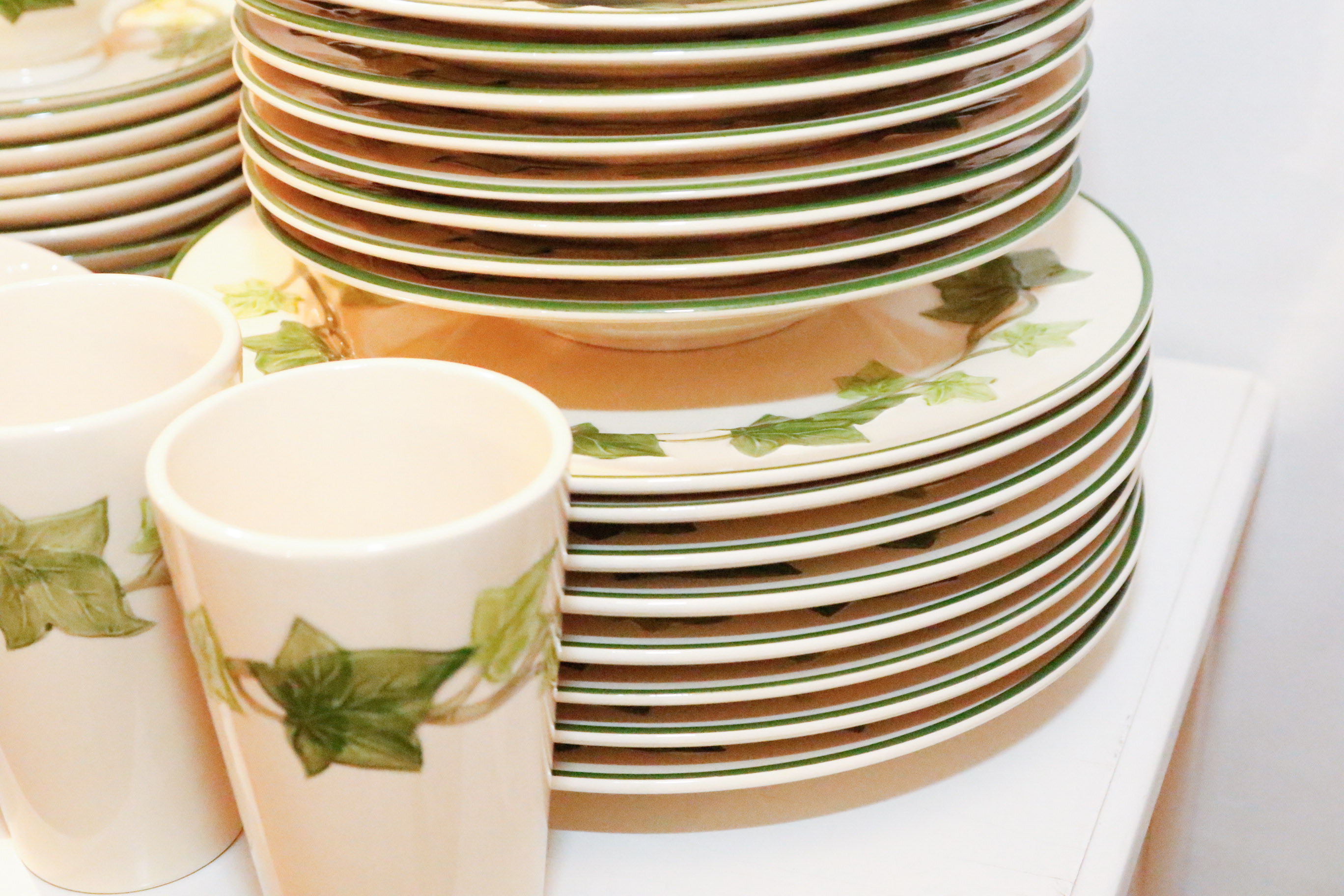 Franciscan "Ivy" Pattern Dinnerware | EBTH