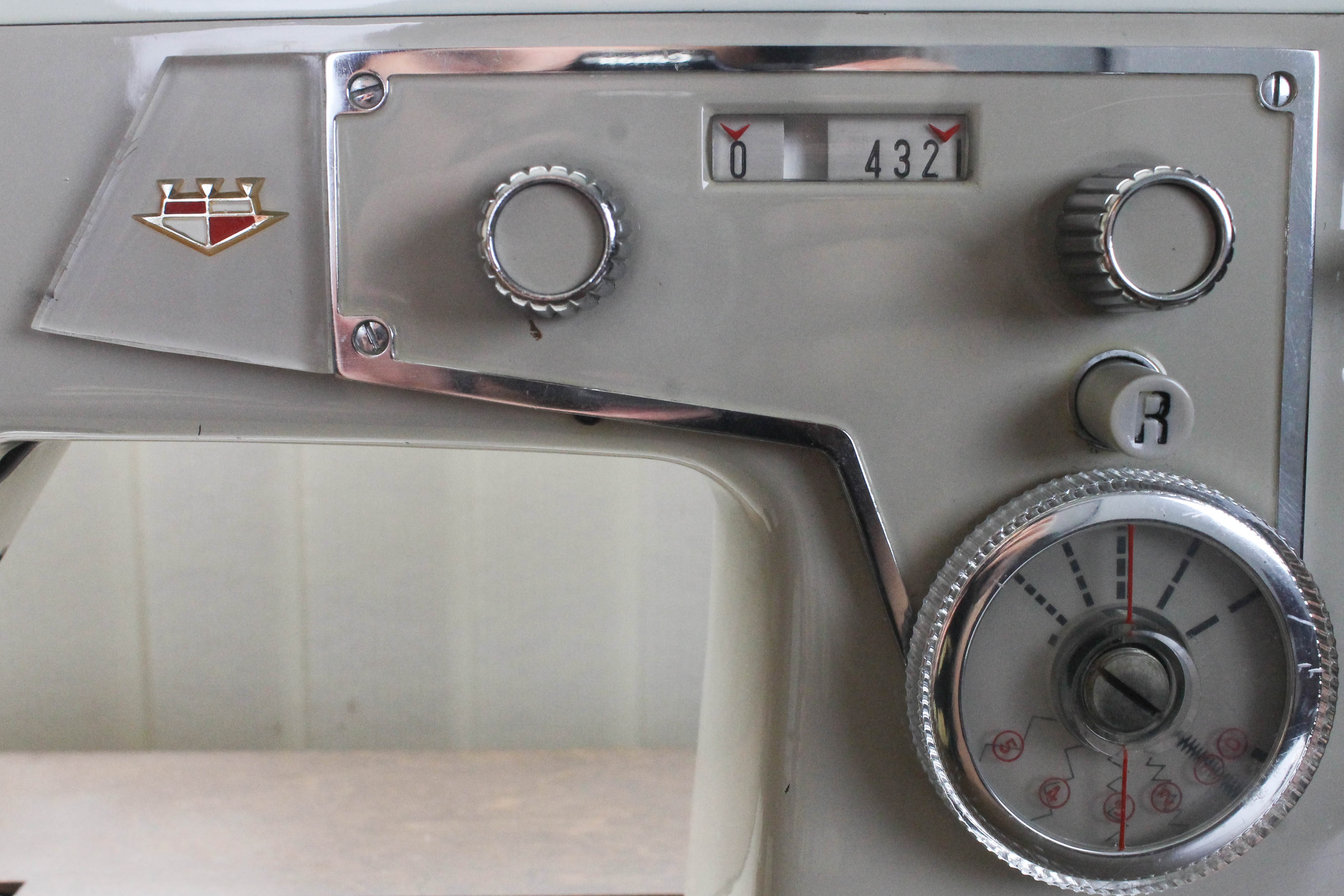Kenmore Electric Sewing Machine in Table | EBTH