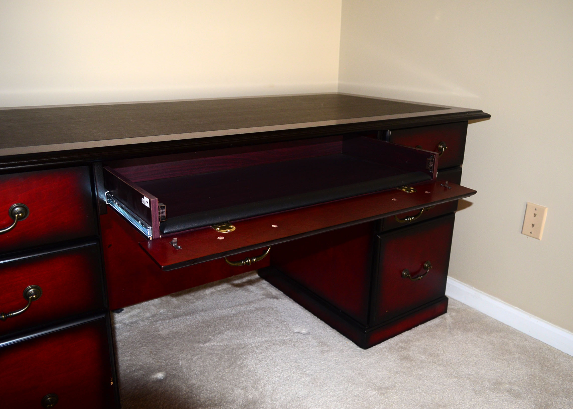 Z-line Design Desk | EBTH