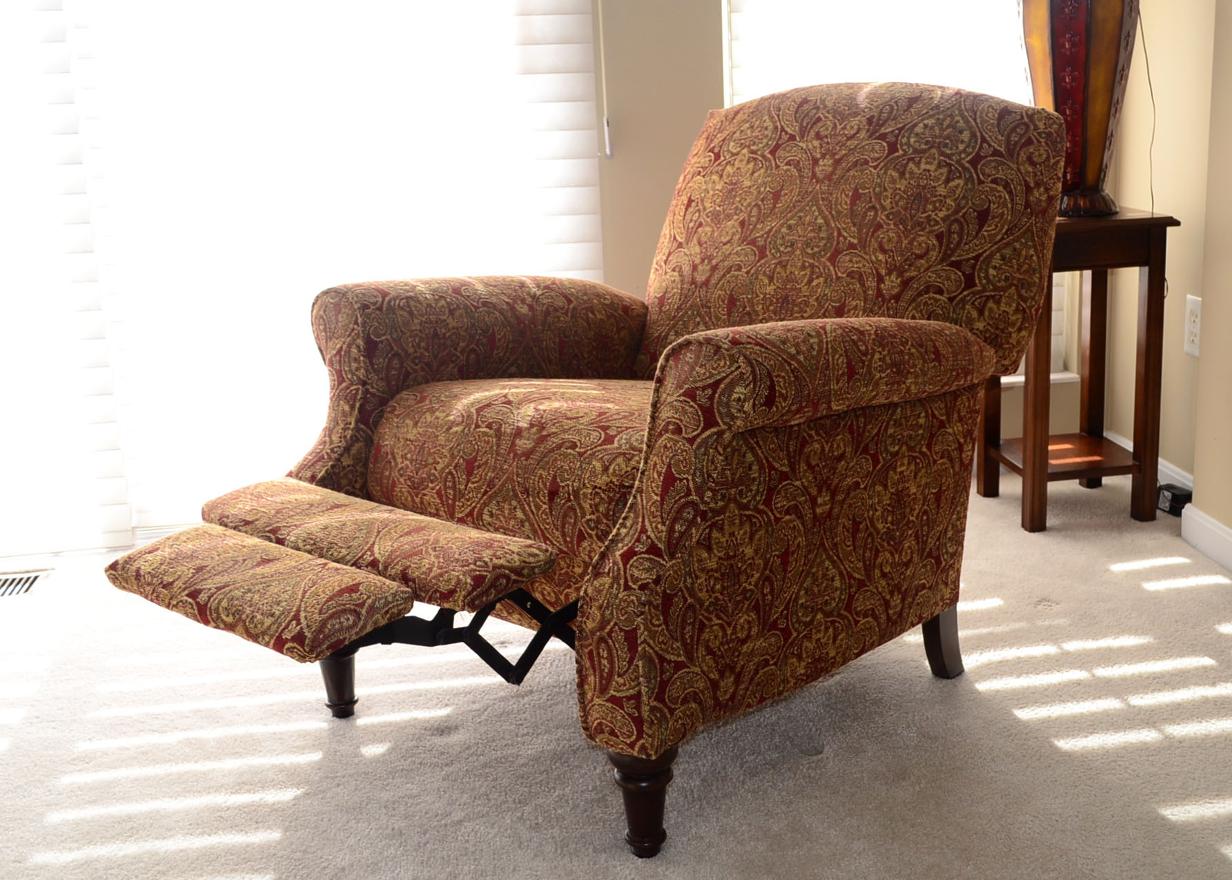 Contemporary Paisley Recliner | EBTH