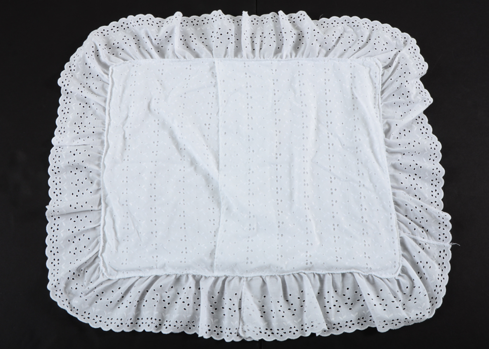 White Eyelet Comforter and Sham | EBTH
