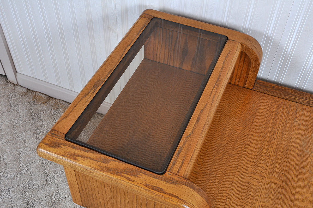 Pair of 80s Traditional Oak Side Tables | EBTH