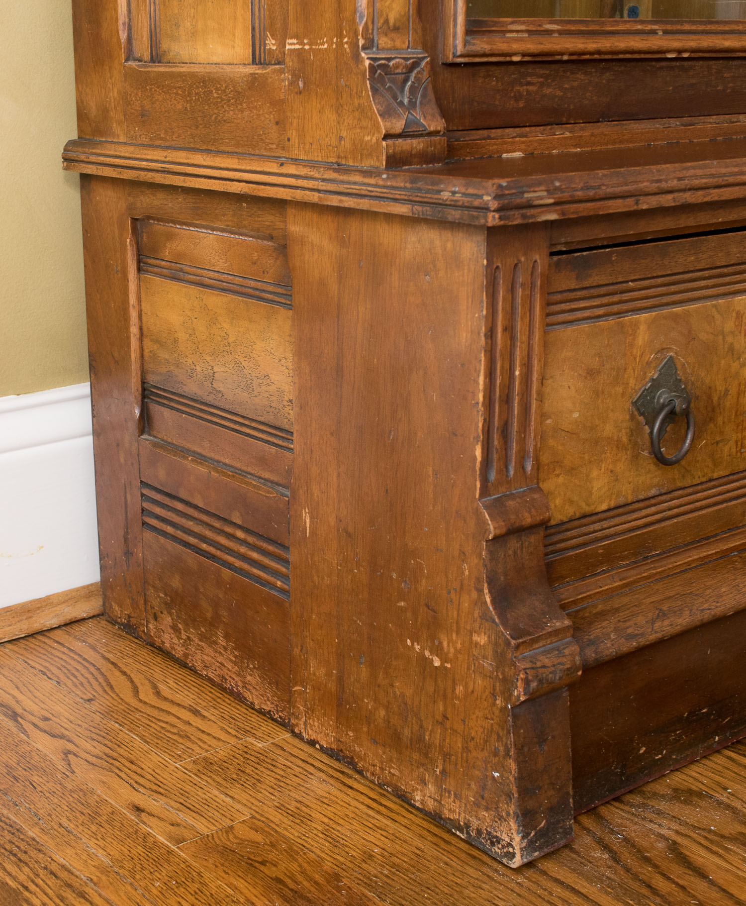 Antique Walnut Victorian Bookcase | EBTH