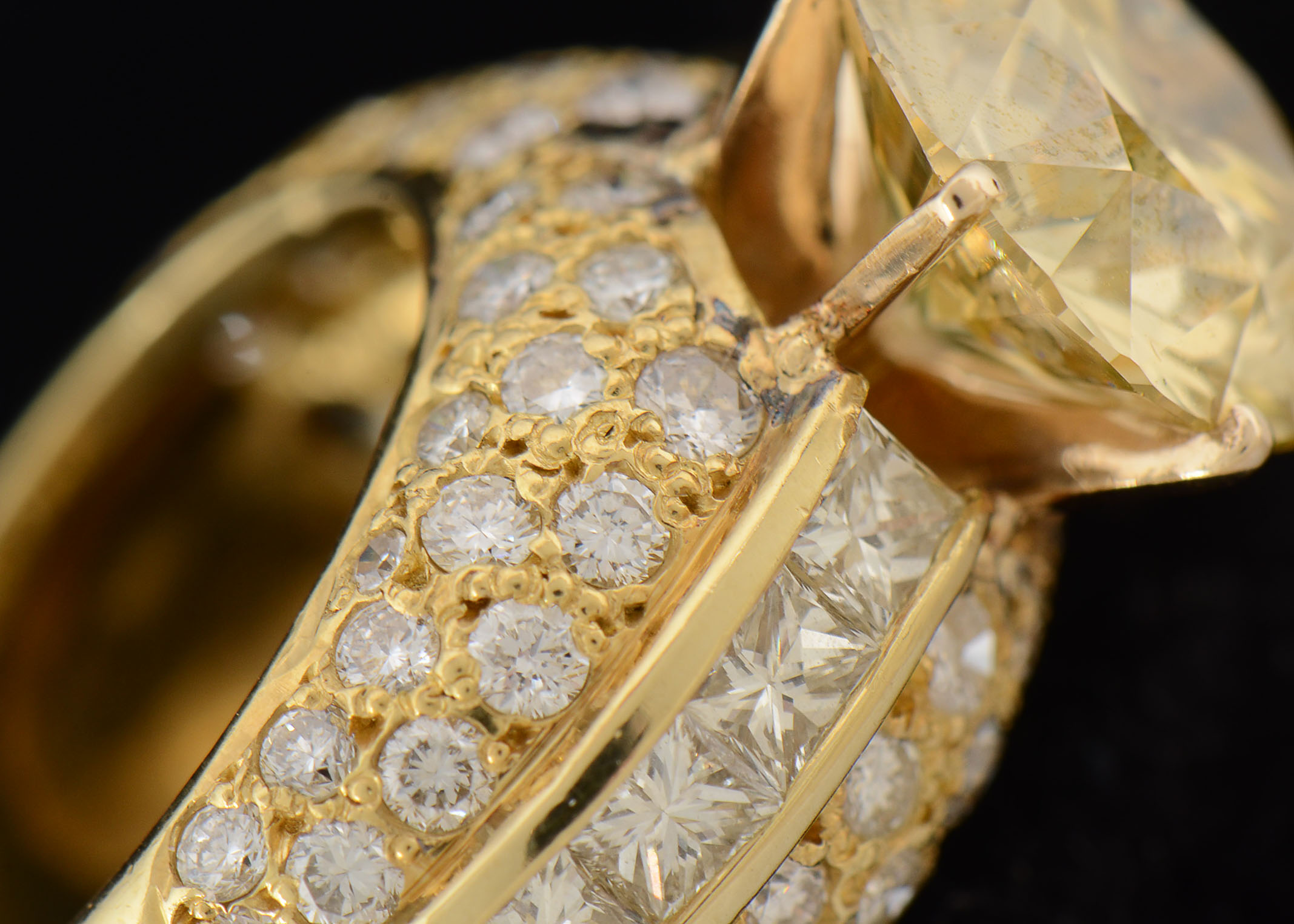 18K Yellow Gold Diamond Ring | EBTH