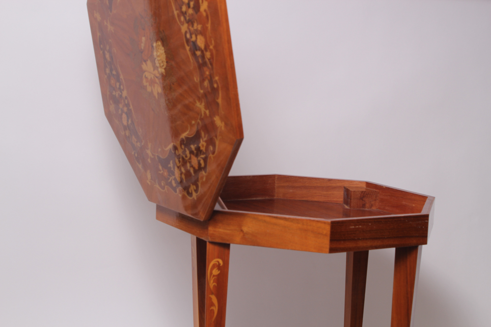 Vintage Octagon Inlaid Italian Music Box Table | EBTH