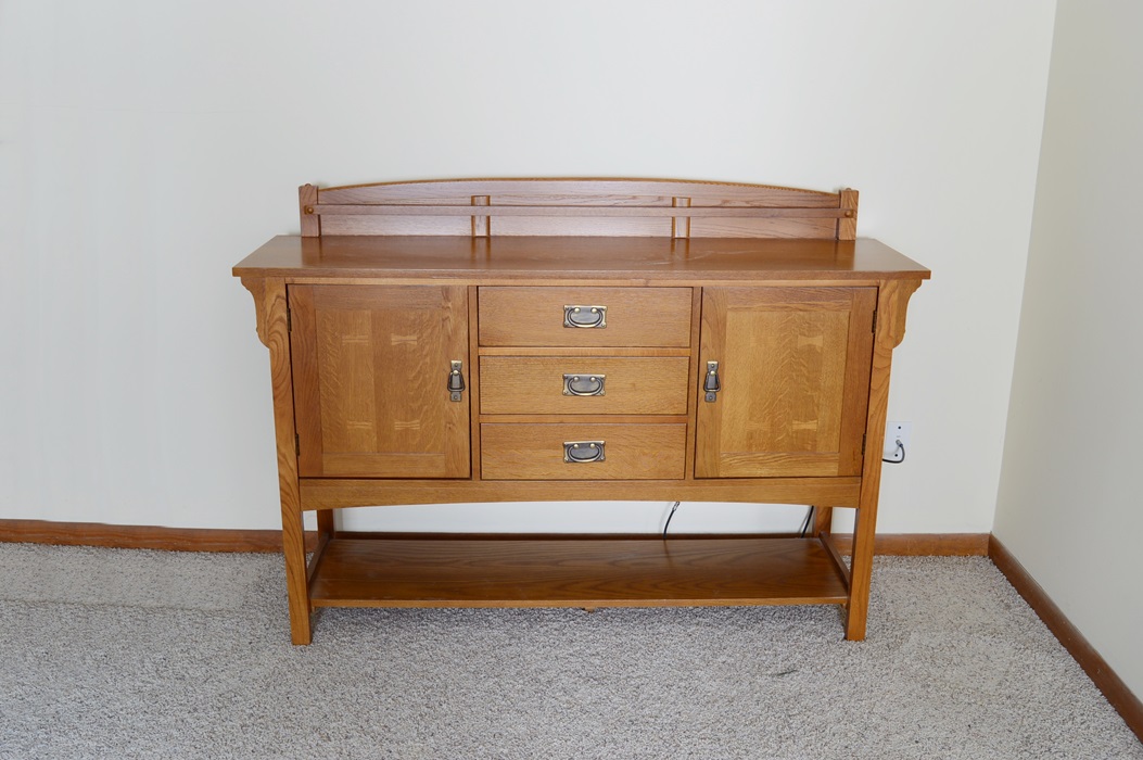 Bassett Oak Mission Style Sideboard | EBTH
