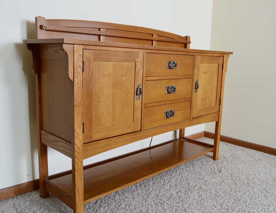 Bassett Oak Mission Style Sideboard | EBTH