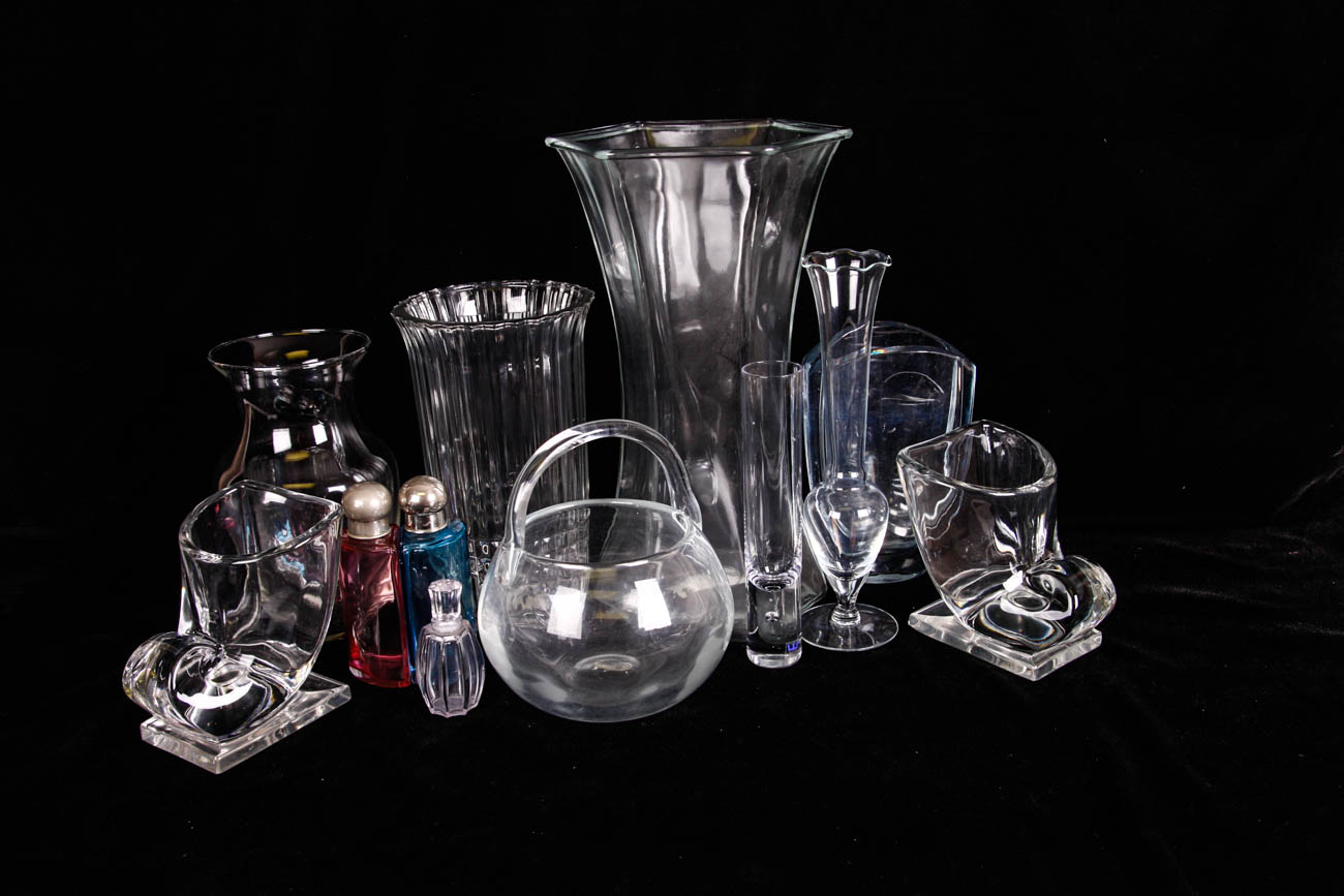 Glass Vases and Decorative Containers | EBTH