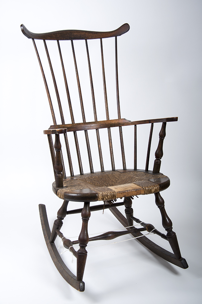 Vintage Windsor Comb Back Rocking Chair | EBTH