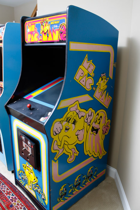 Vintage "Ms. Pac-Man" Arcade Game | EBTH