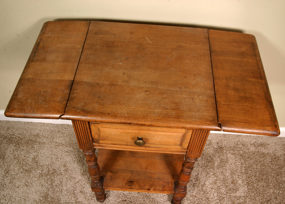 Drop Leaf Accent Table | EBTH