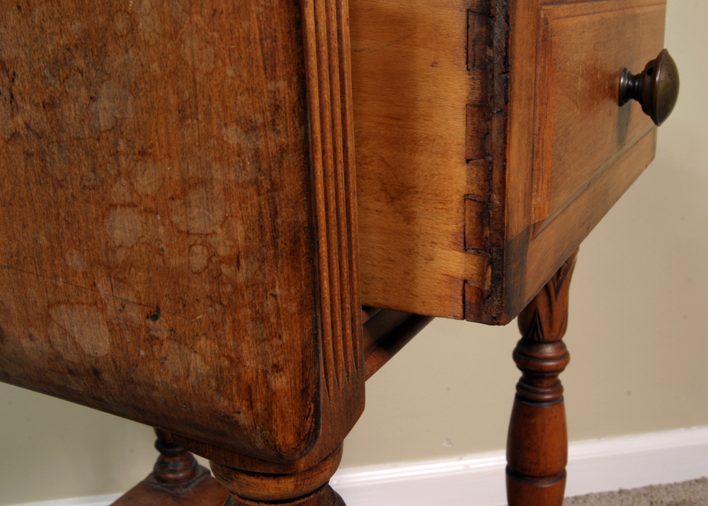 Drop Leaf Accent Table | EBTH