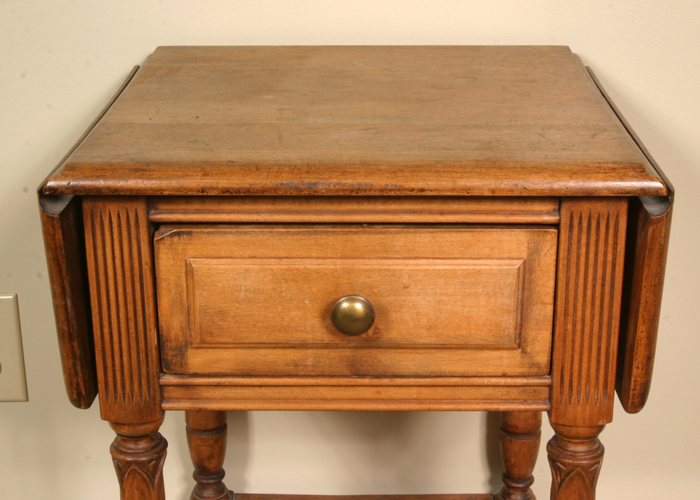 Drop Leaf Accent Table | EBTH