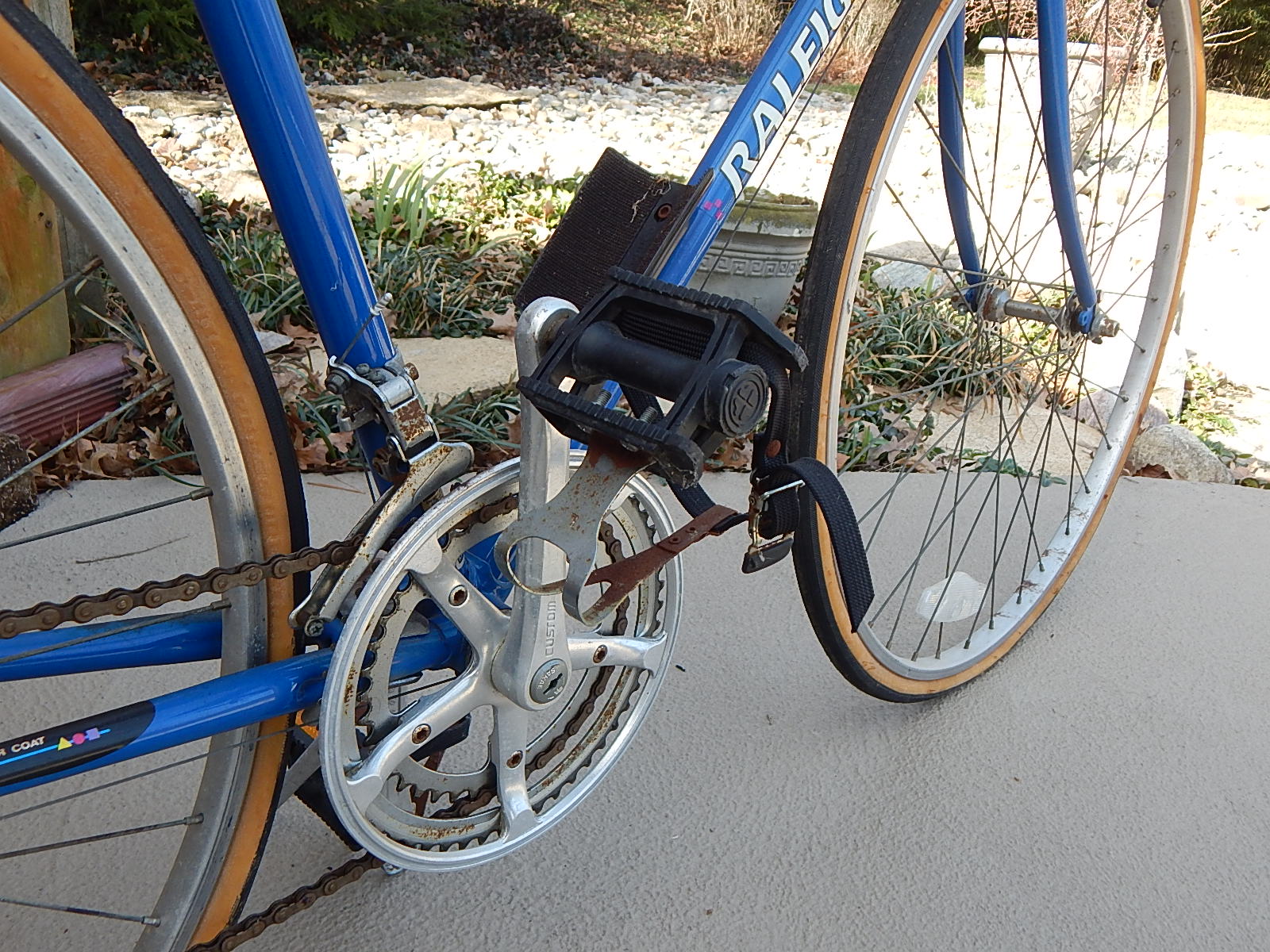 27" Raleigh 'Pursuit' 12 Speed Bicycle | EBTH