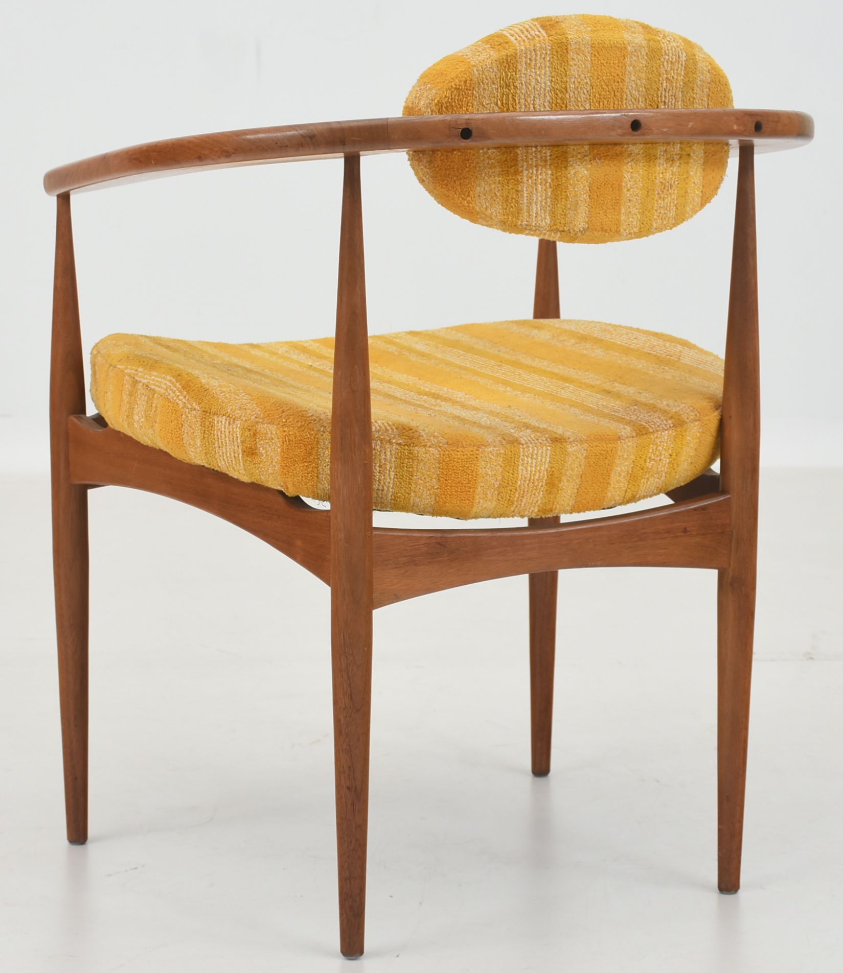Adrian Pearsall Circular Table and Four Armchairs | EBTH