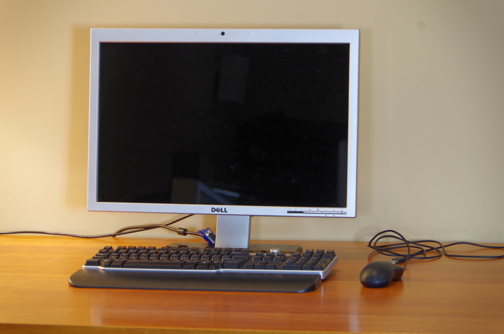Dell Monitor and Keyboard | EBTH