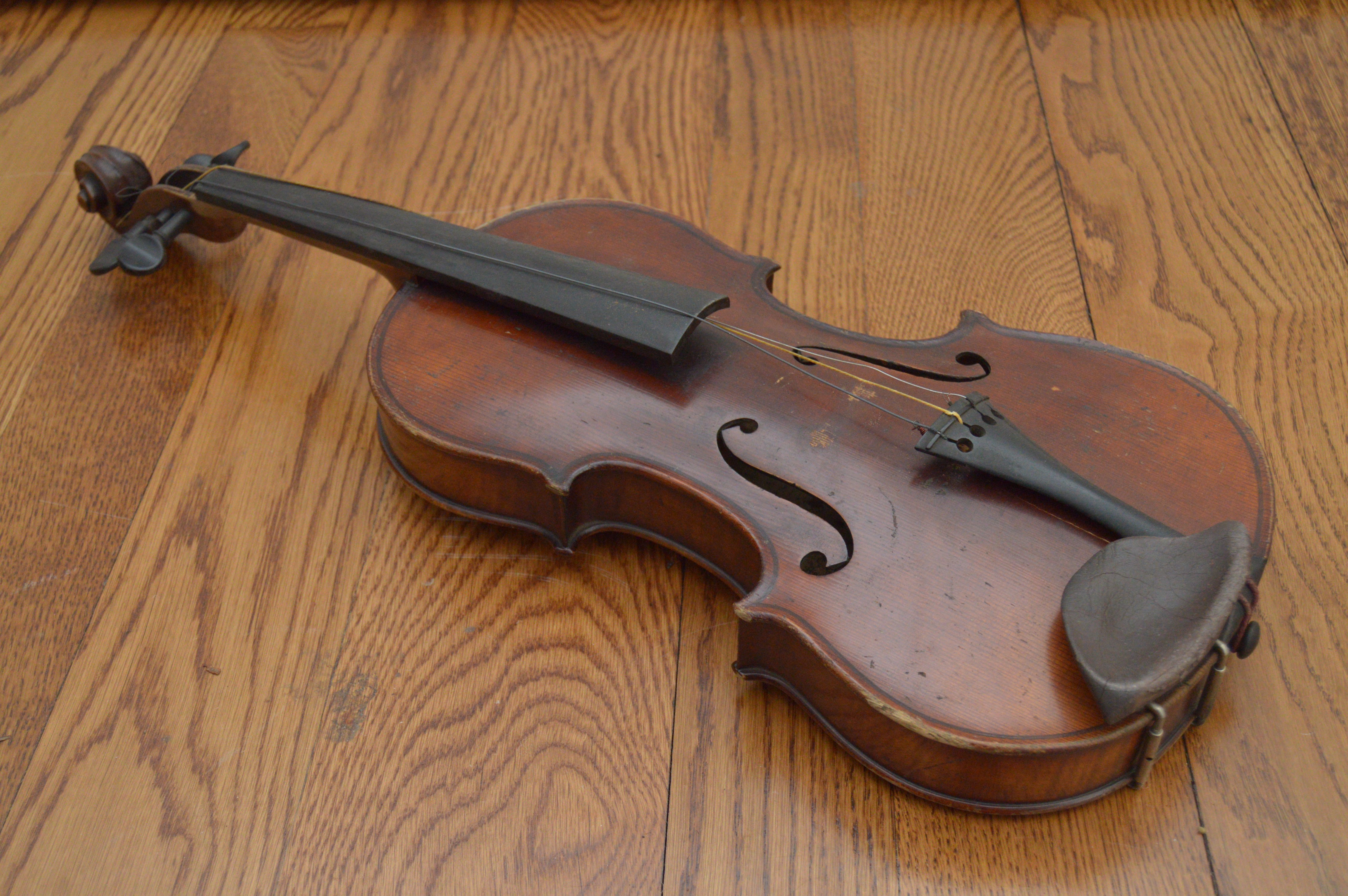 Antique E. Martin Sachen Copy of Stradivarius Violin and Case | EBTH
