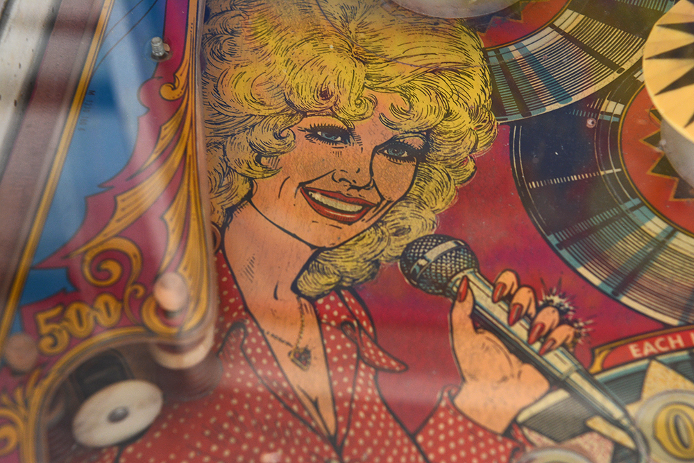Circa 1978 Dolly Parton Upright Pinball Machine by Bally | EBTH