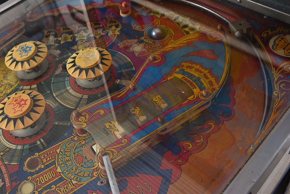 Circa 1978 Dolly Parton Upright Pinball Machine by Bally | EBTH