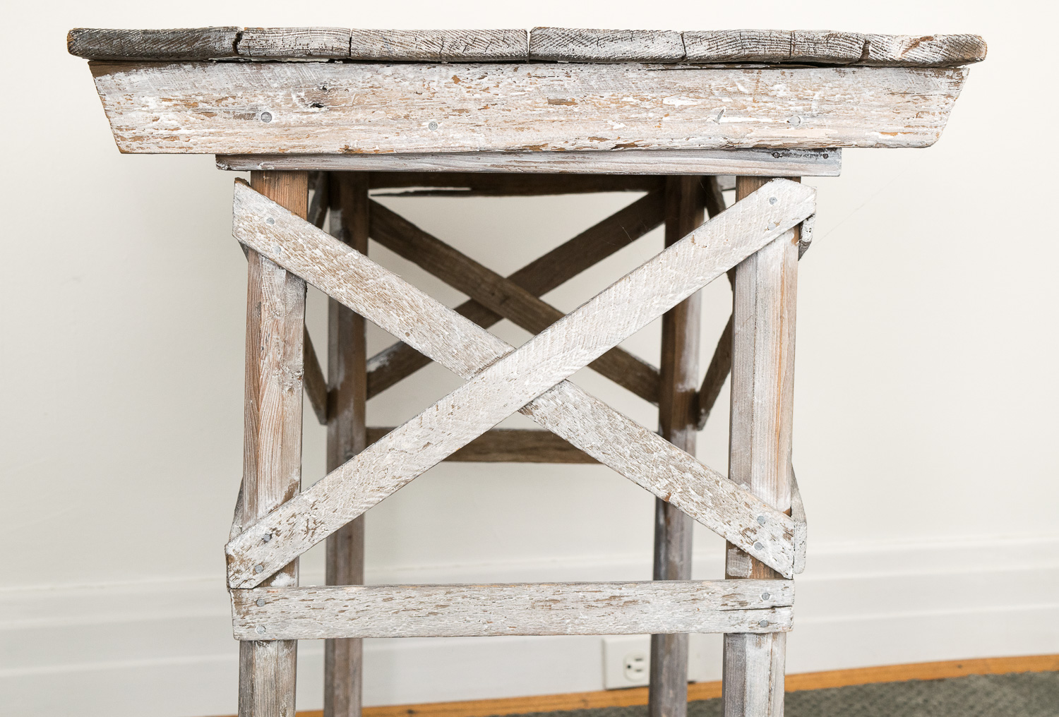 Rustic Reclaimed Barnwood Table | EBTH