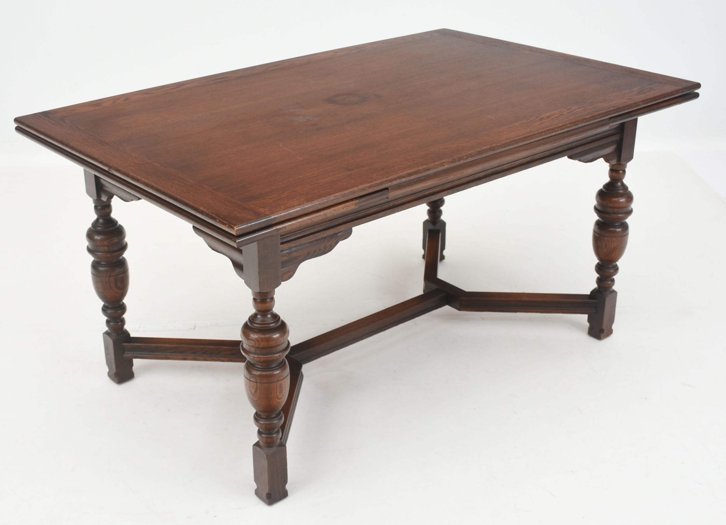 Extendable Tudor-style Oak Wood Dining Table and Chairs | EBTH