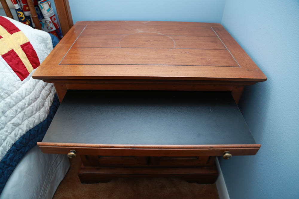 Drexel Heritage Wooden Side Table | EBTH