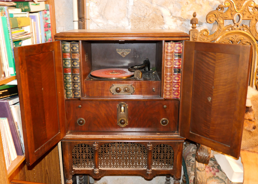 Circa 1928 RCA Victor Victrola Electrola | EBTH