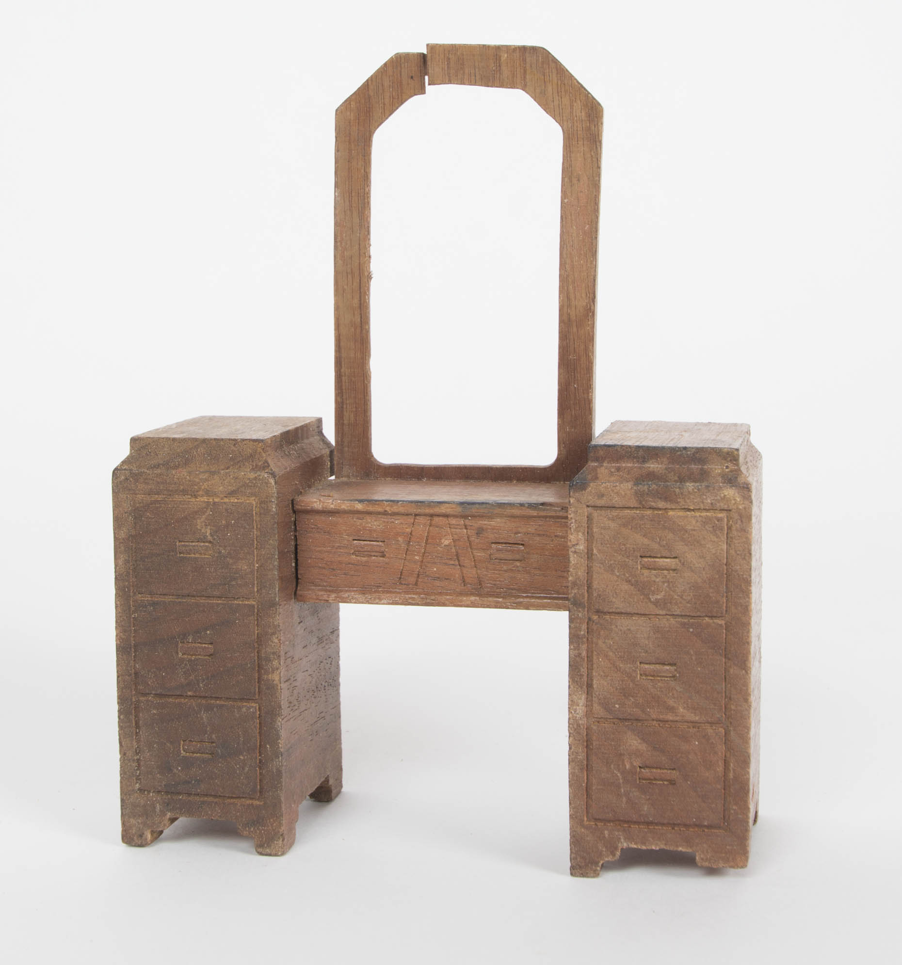 Vintage Strombecker Walnut Doll House Furniture | EBTH