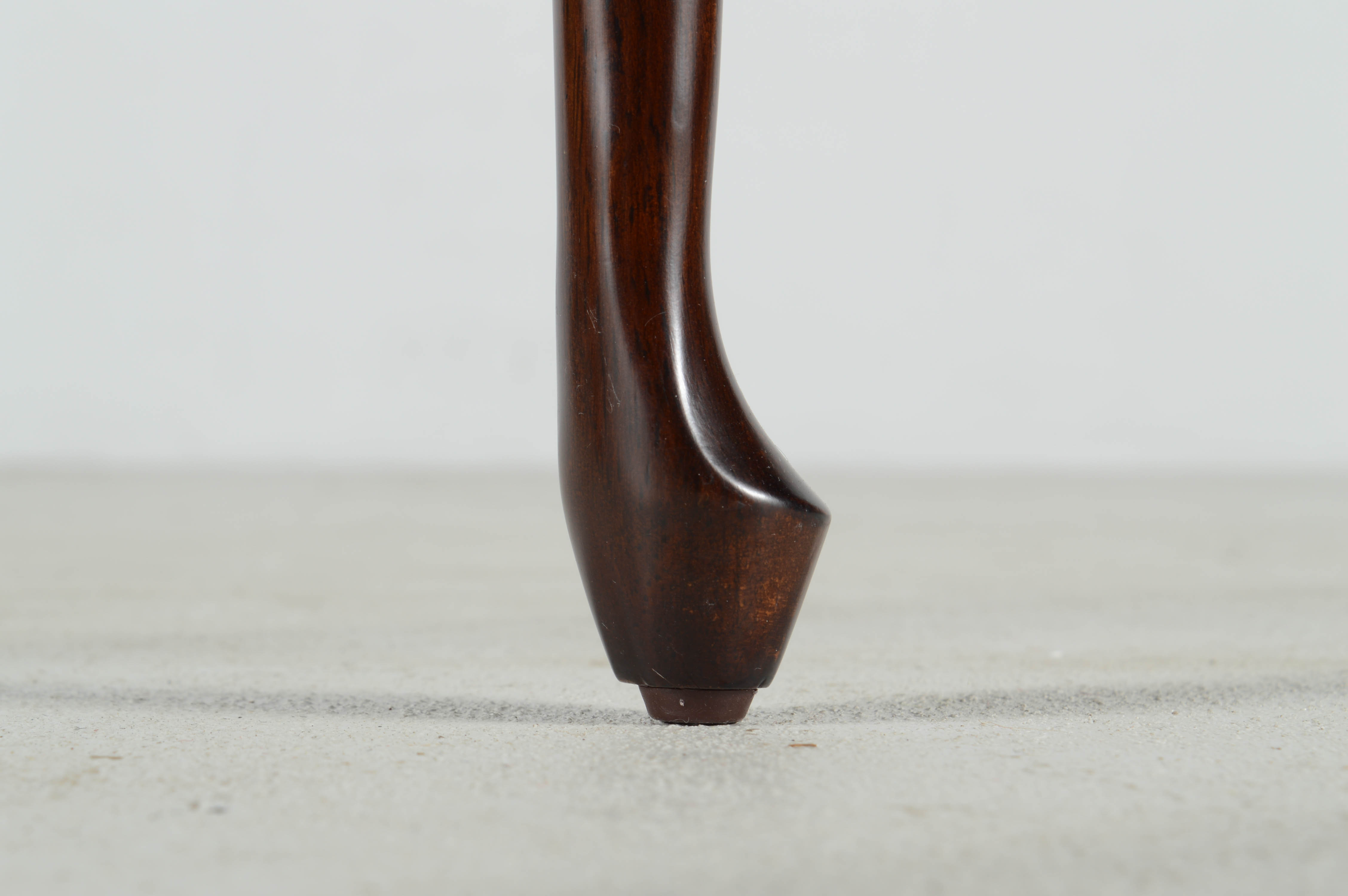 Bombay Company Accent Table with Plate Holder | EBTH