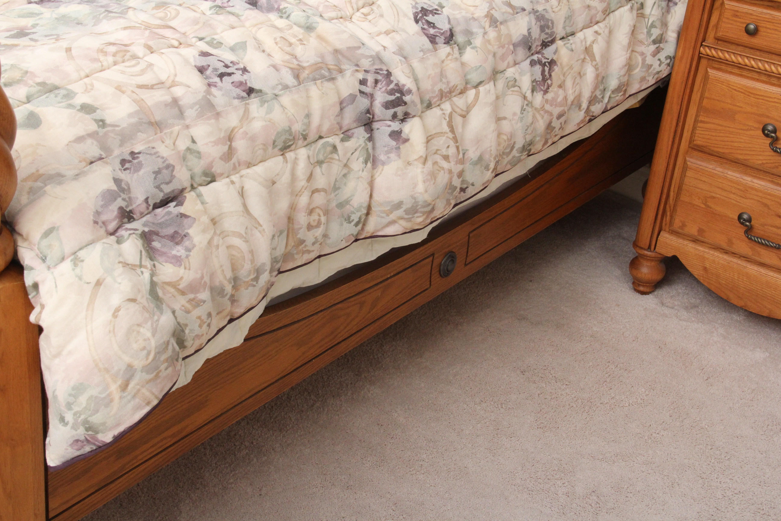 Arbek Oak California King Four Poster Bed | EBTH