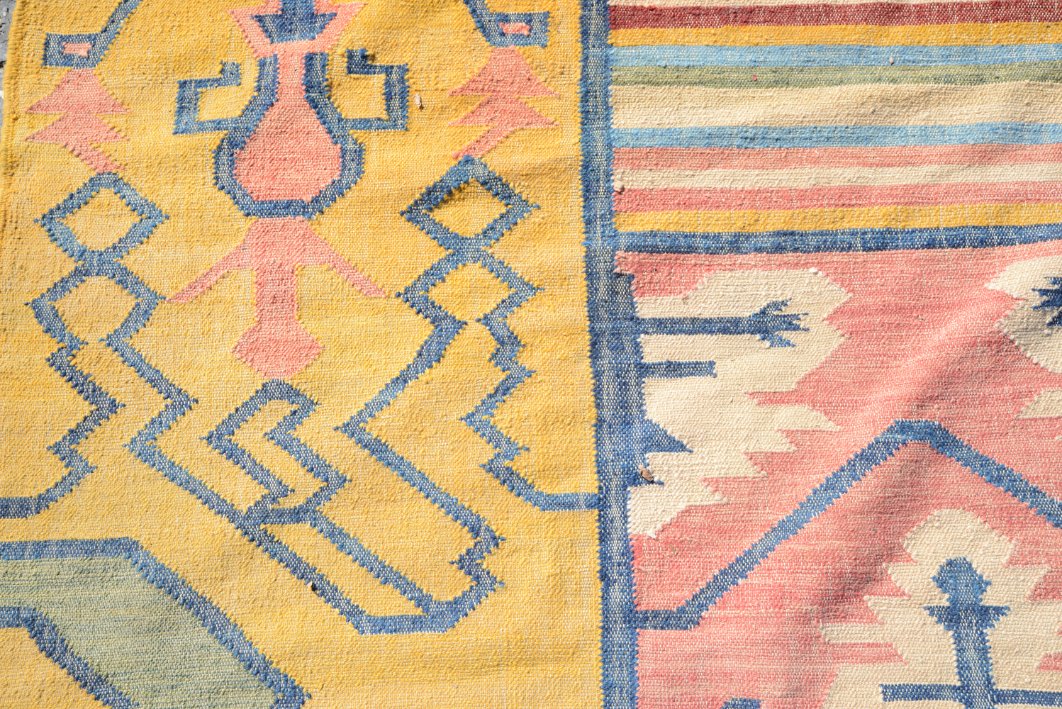 Handwoven Flatweave Indian Wool Dhurrie Rug | EBTH