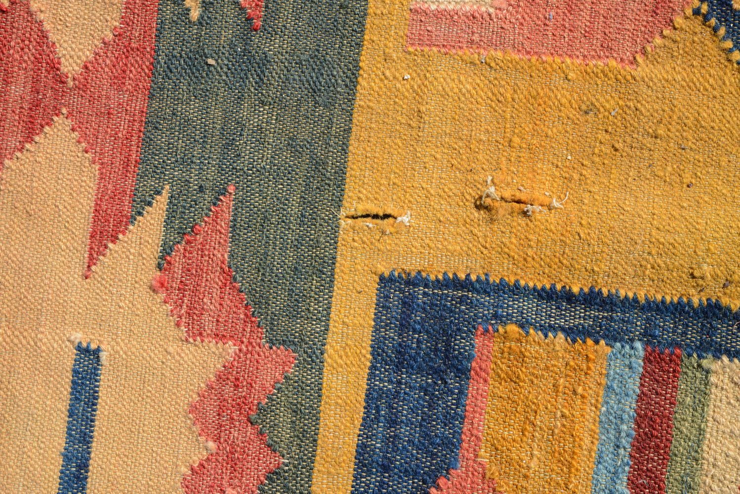 Handwoven Flatweave Indian Wool Dhurrie Rug | EBTH