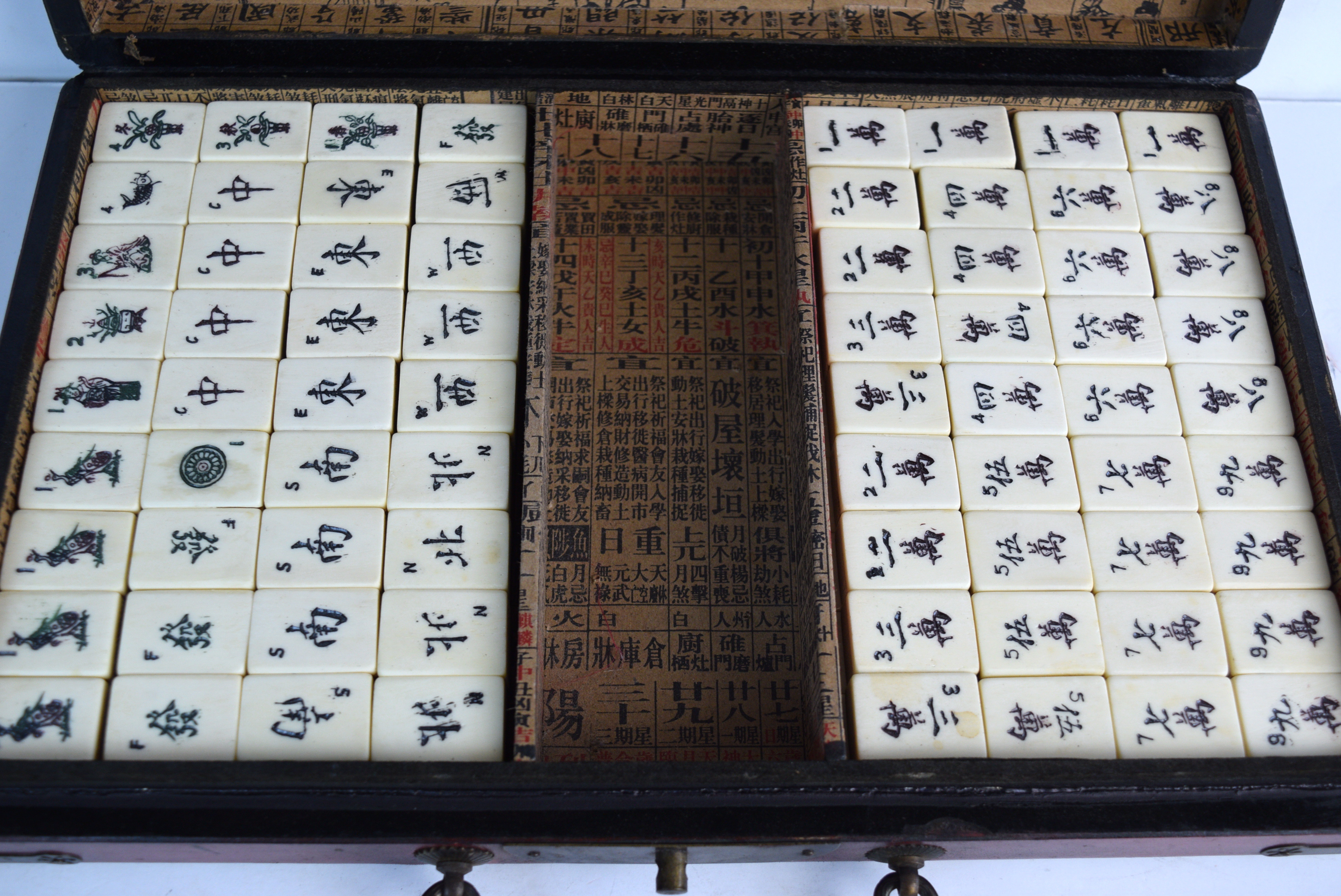 Bone and Bamboo Mahjong Set | EBTH