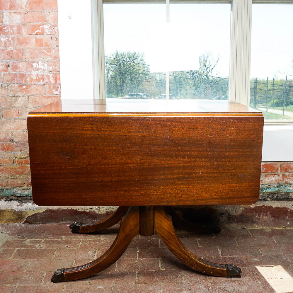 Duncan Phyfe Style Drop Leaf Dining Table | EBTH