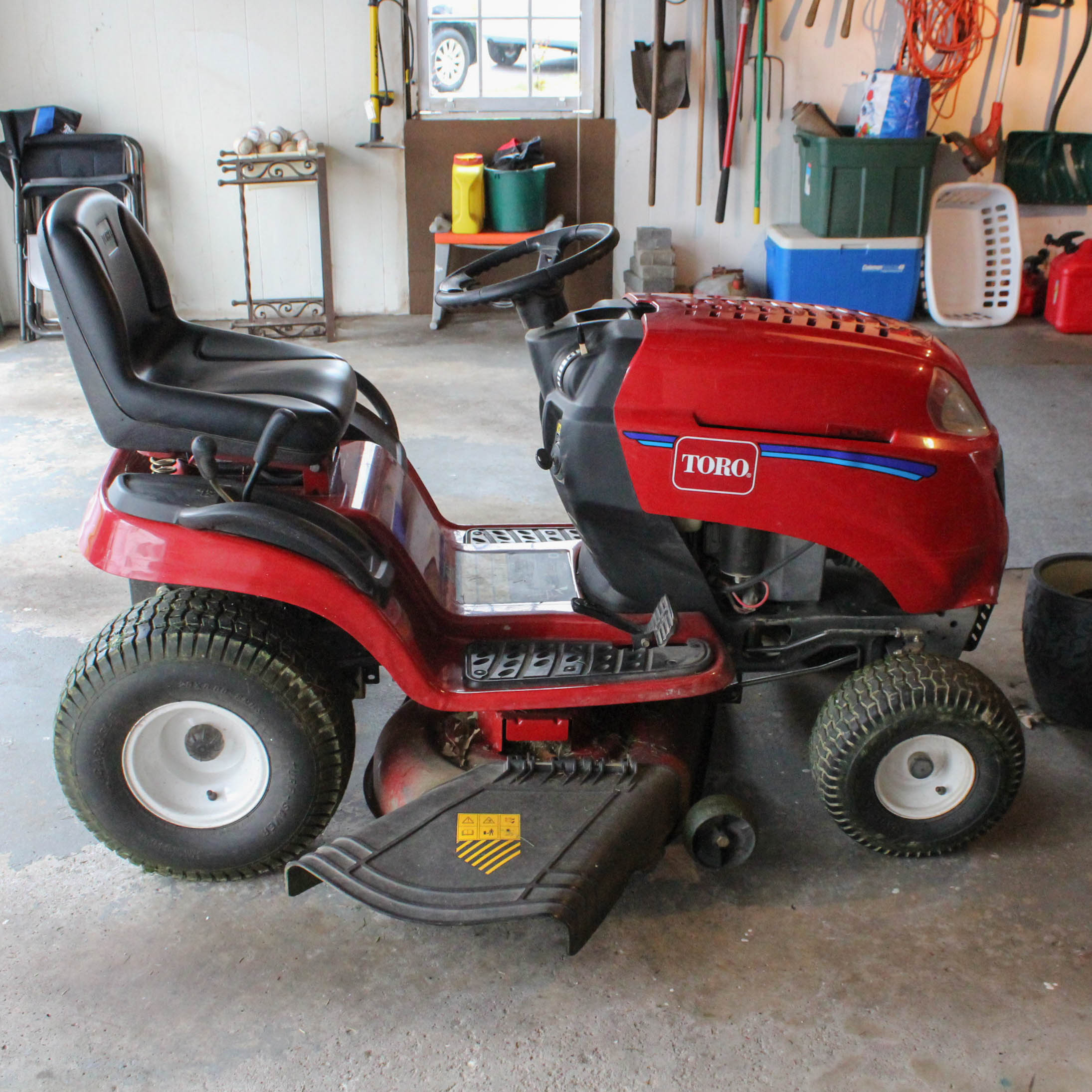 Toro LX 427 Lawn Tractor | EBTH