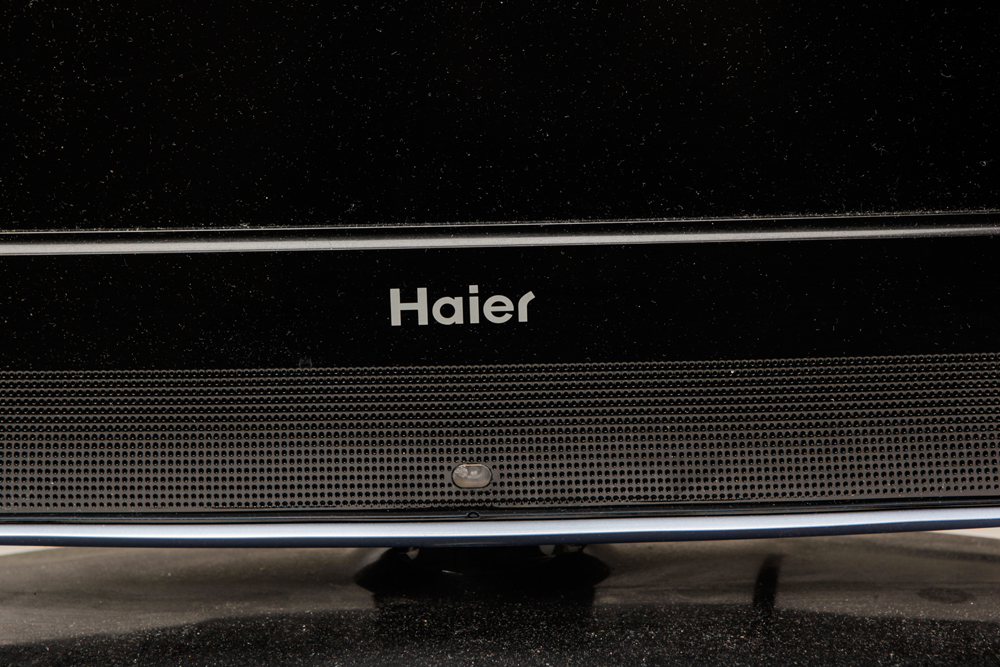 Haier Flat Screen TV With Integrated DVD Player | EBTH