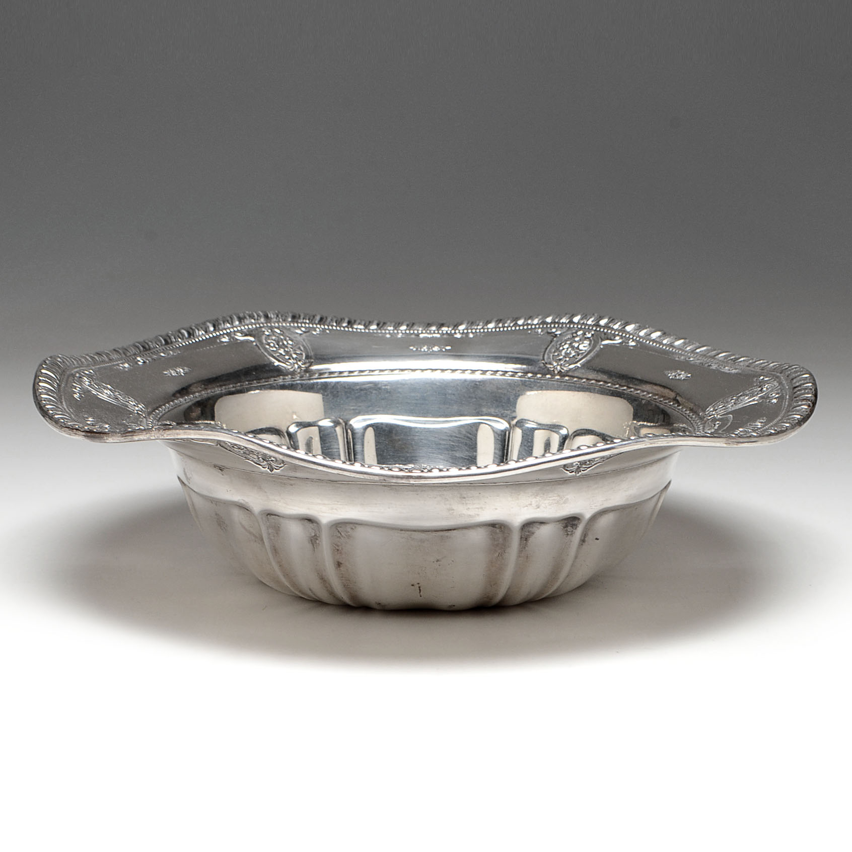 Wallace "Rose Point" Sterling Silver Vegetable Bowl | EBTH