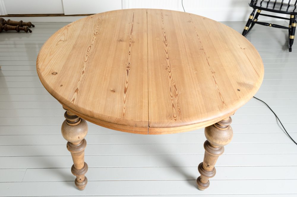 Antique Round Pine Table | EBTH