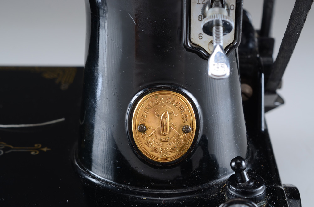 Singer Sewing Machine Featherweight Catalog 3-110 Simanco Motor | EBTH