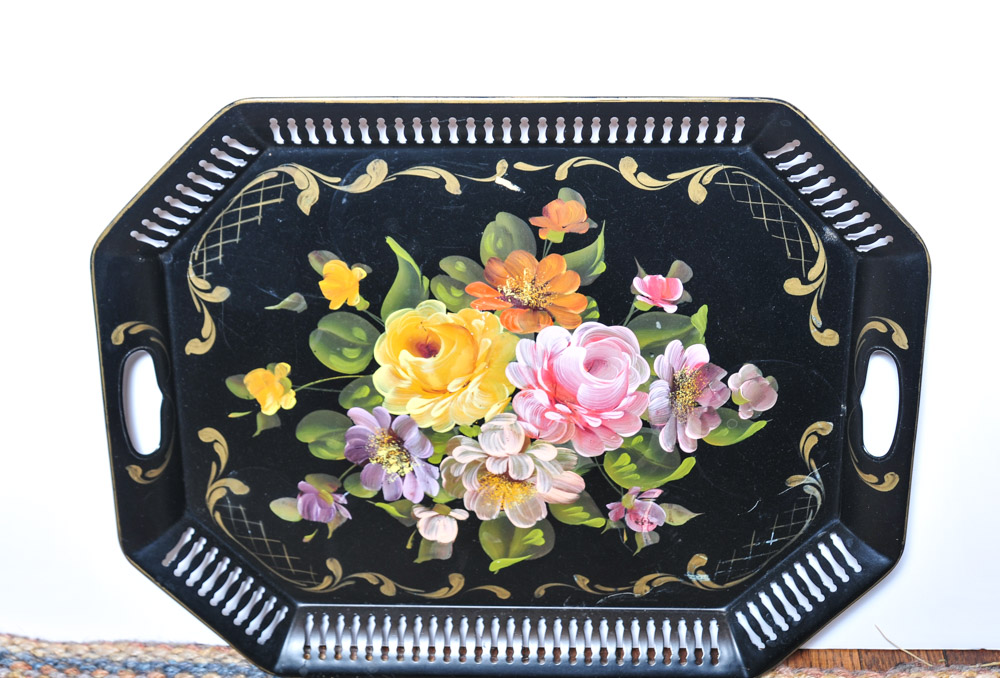 Assortment of Painted Black Toleware Decor | EBTH