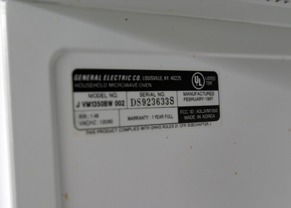 General Electric Profile Spacemaker XL Microwave Oven | EBTH