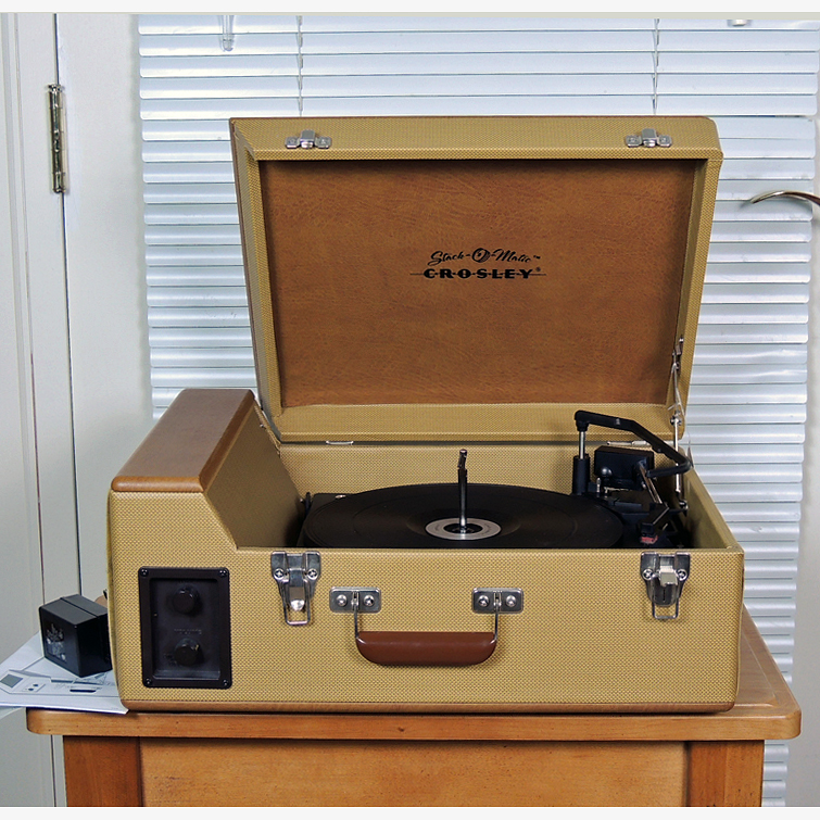 Reproduction Crosley 1950s Stack-O-Matic Traveler Turntable | EBTH