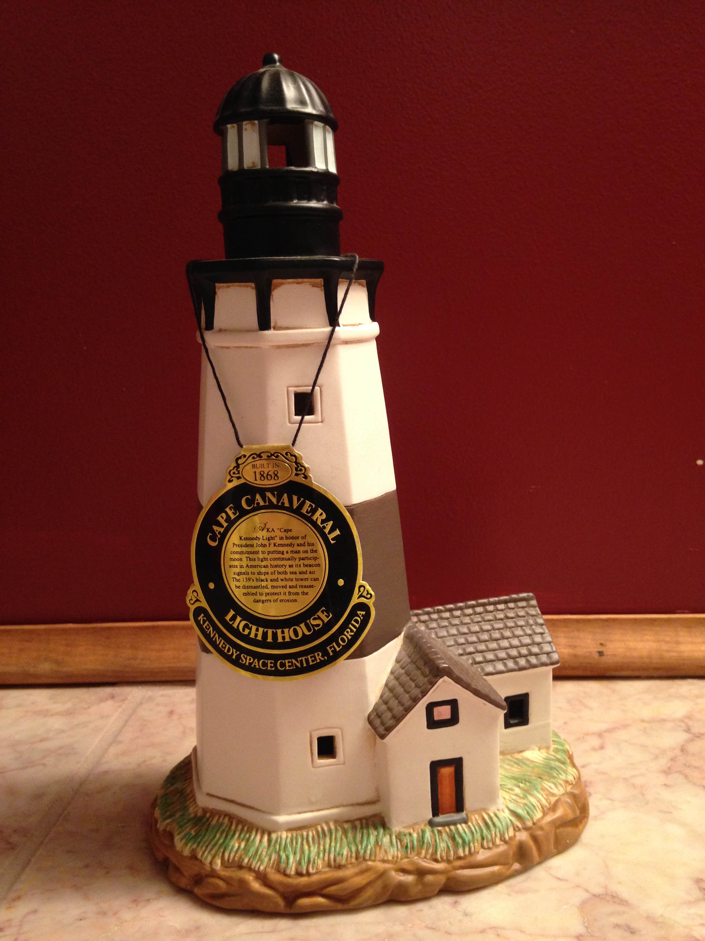 Hand Painted Lefton Lighthouses | EBTH
