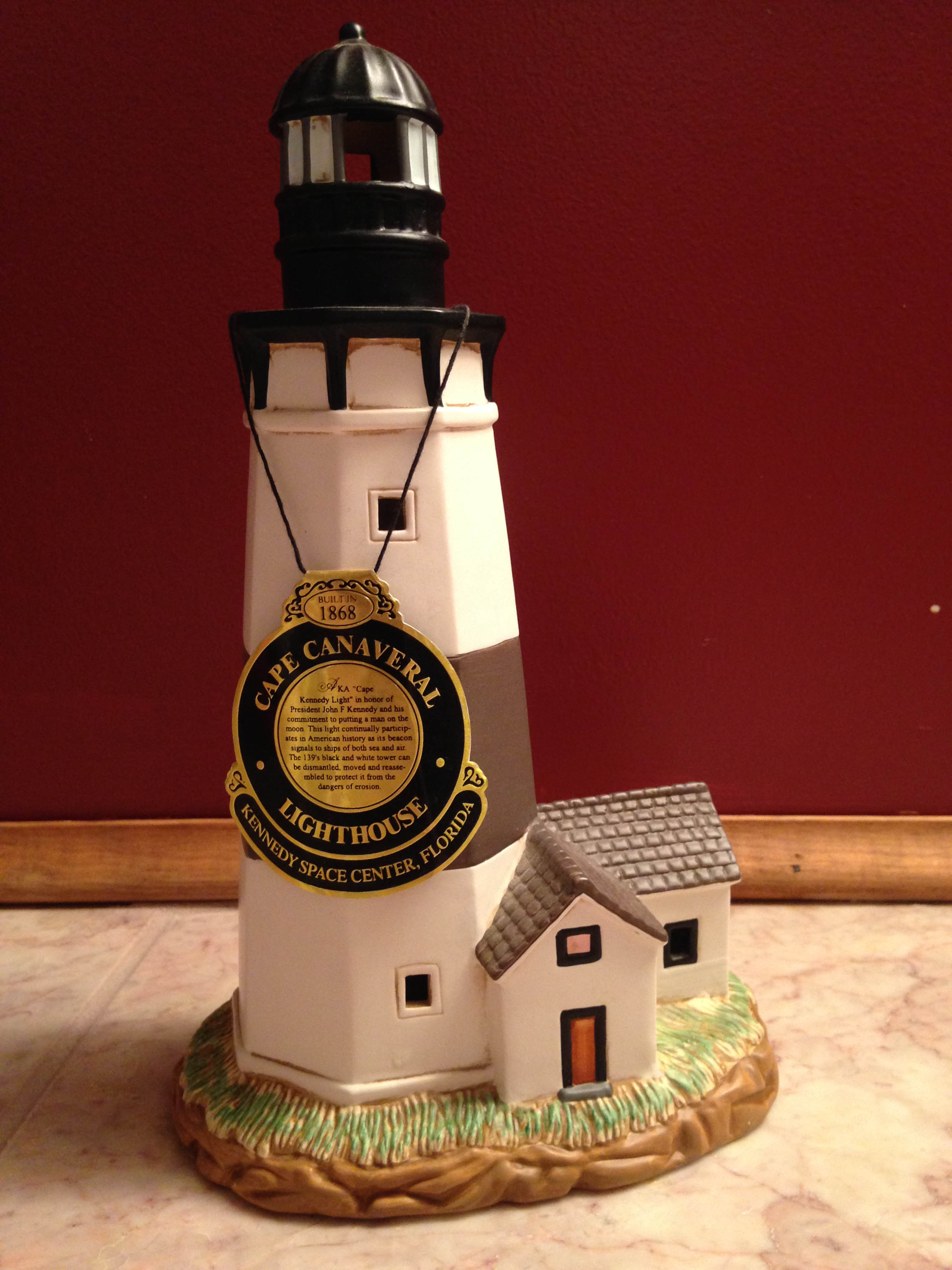 Hand Painted Lefton Lighthouses | EBTH