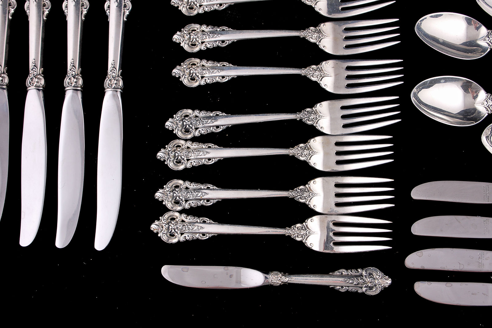 Wallace Eight Piece Sterling Silverware Set | EBTH
