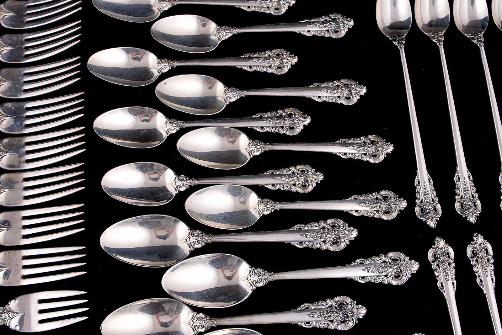 Wallace Eight Piece Sterling Silverware Set | EBTH