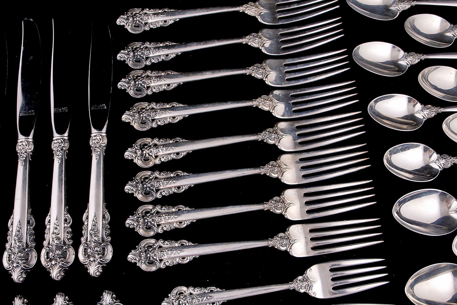 Wallace Eight Piece Sterling Silverware Set | EBTH