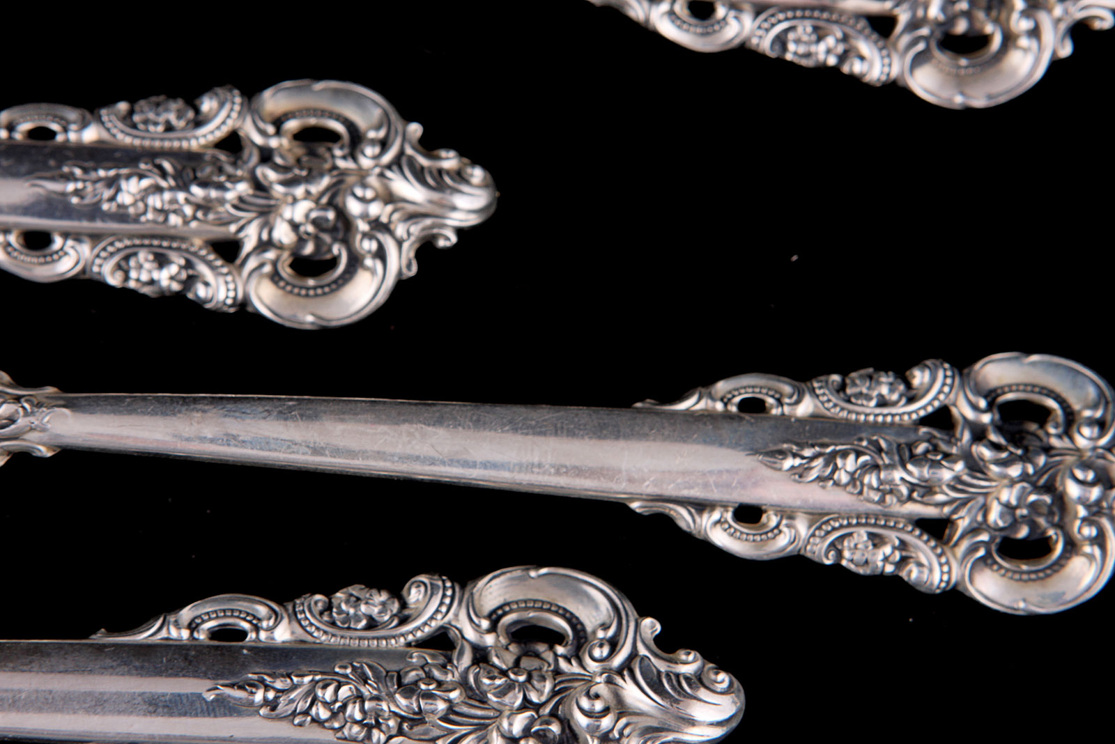 Wallace Eight Piece Sterling Silverware Set | EBTH