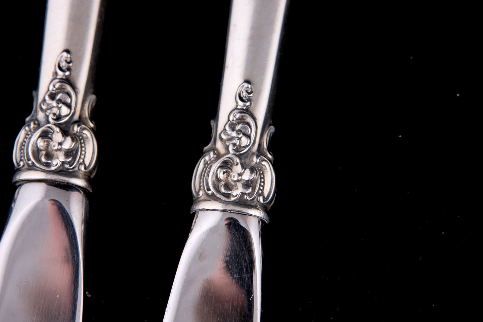 Wallace Eight Piece Sterling Silverware Set | EBTH